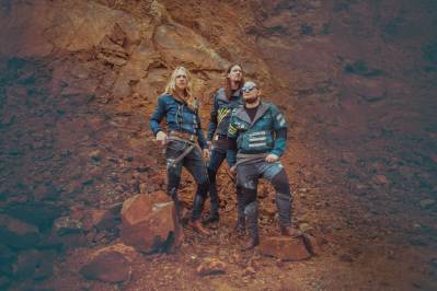 Mother Engine mit ihrem neuen Album "Hangar" bei RockTimes im Stream ...